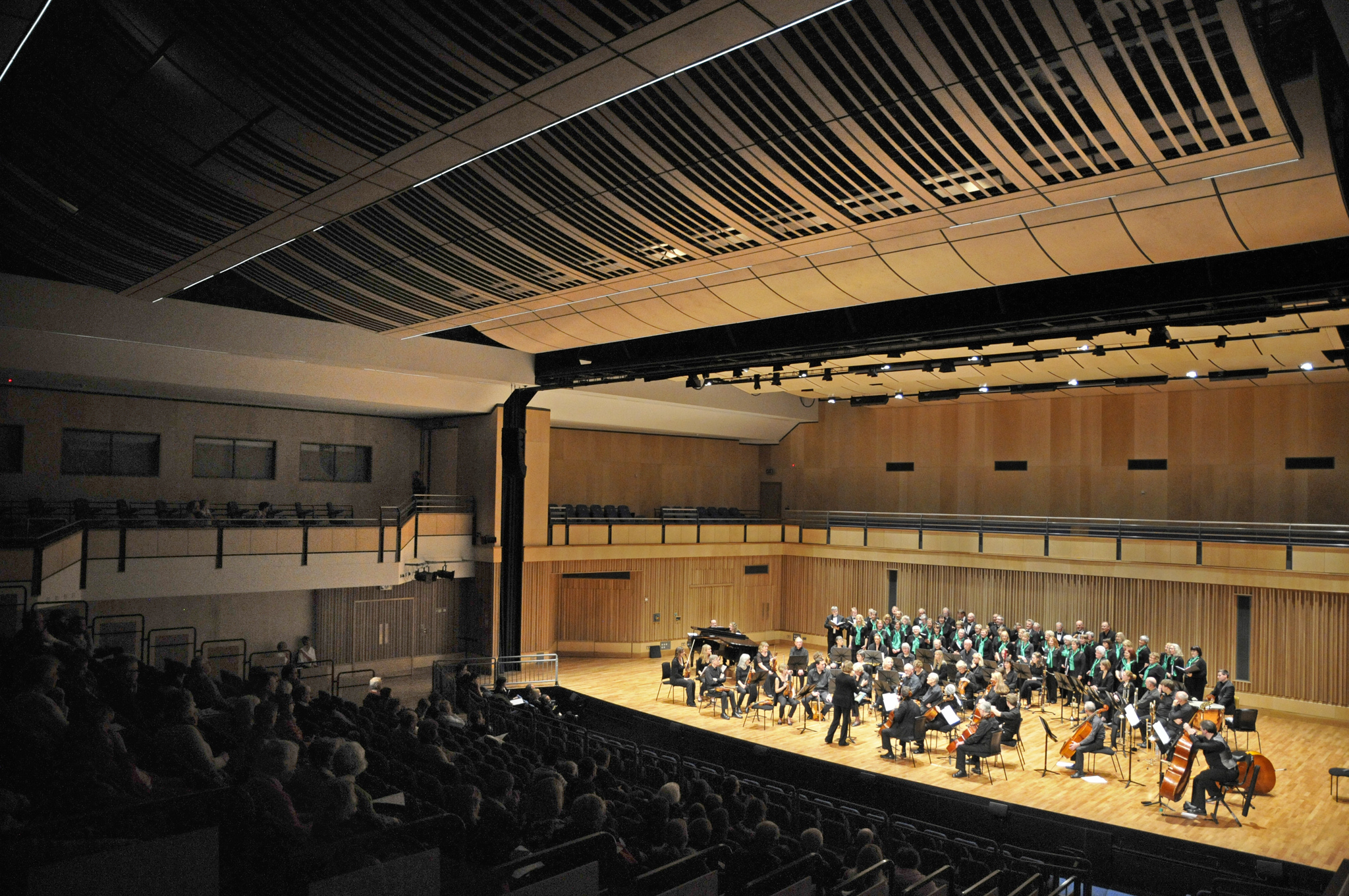 Saffron Hall - The Sixteen