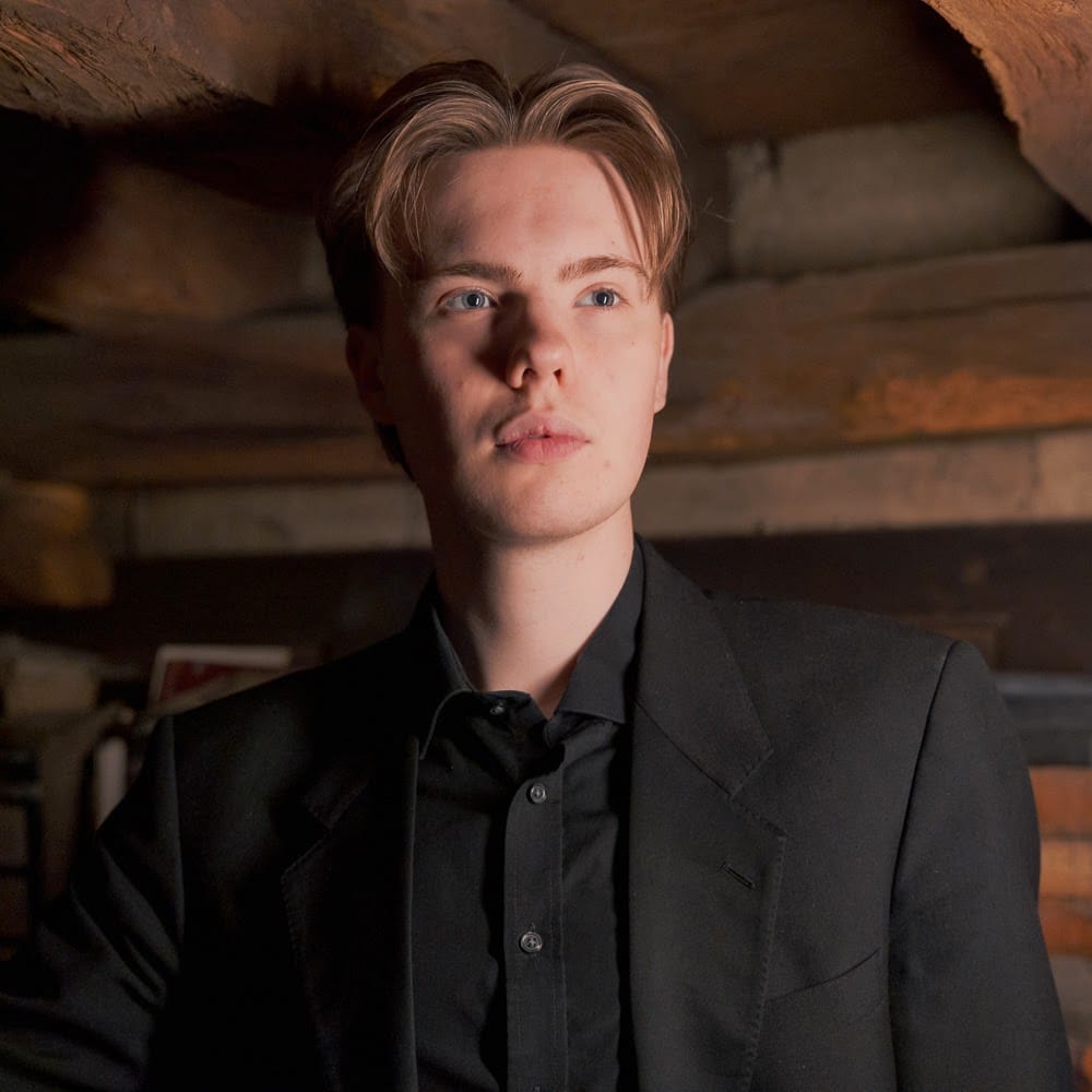 James Upton - The Sixteen